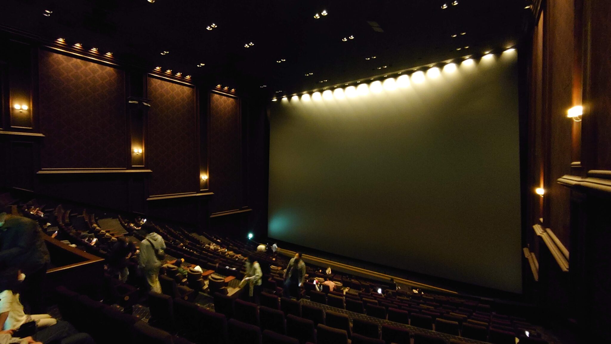 グランドシネマサンシャイン池袋シアター12（IMAX）のベストな座席 – 約1000円で映画を観る！